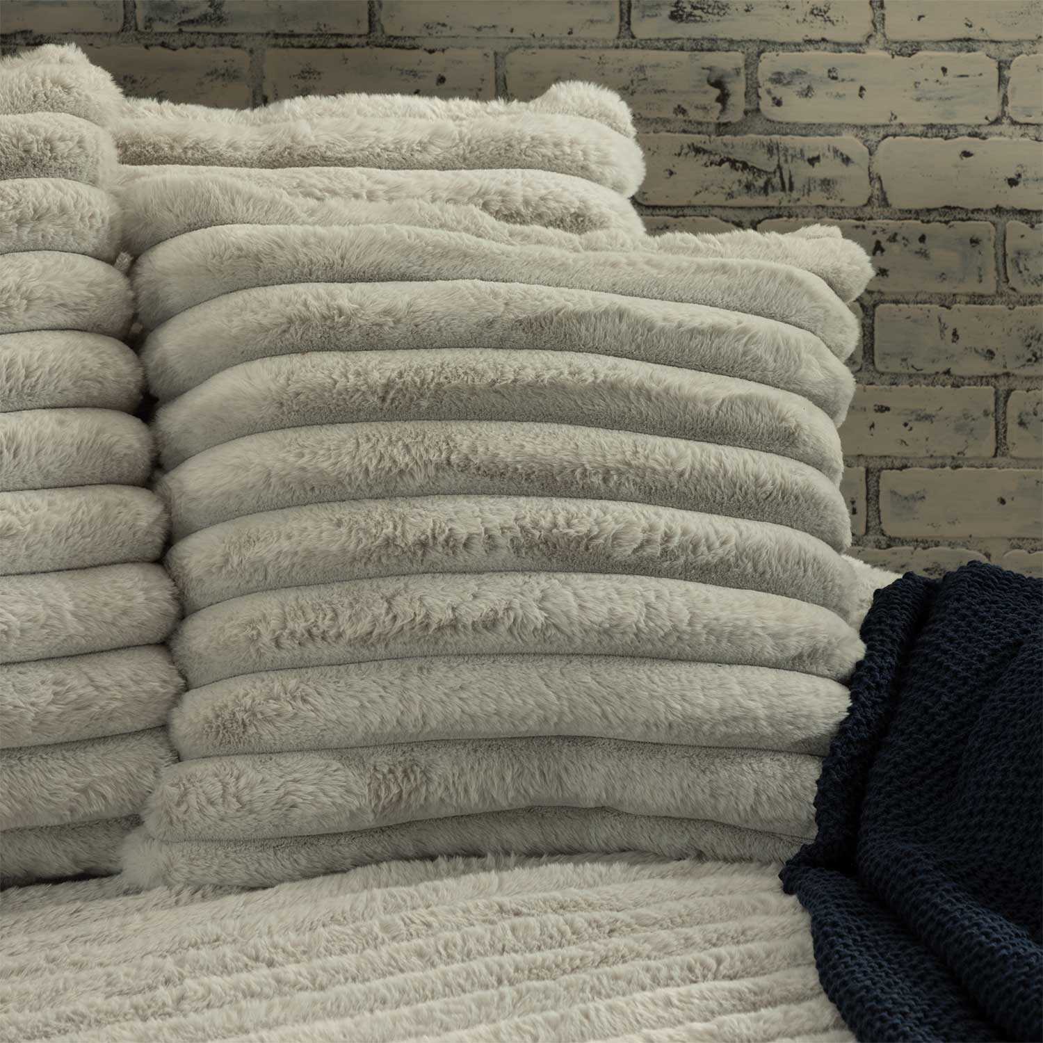 Snuggle Fog Gray Double Chaise | B-4500 | AFW.com